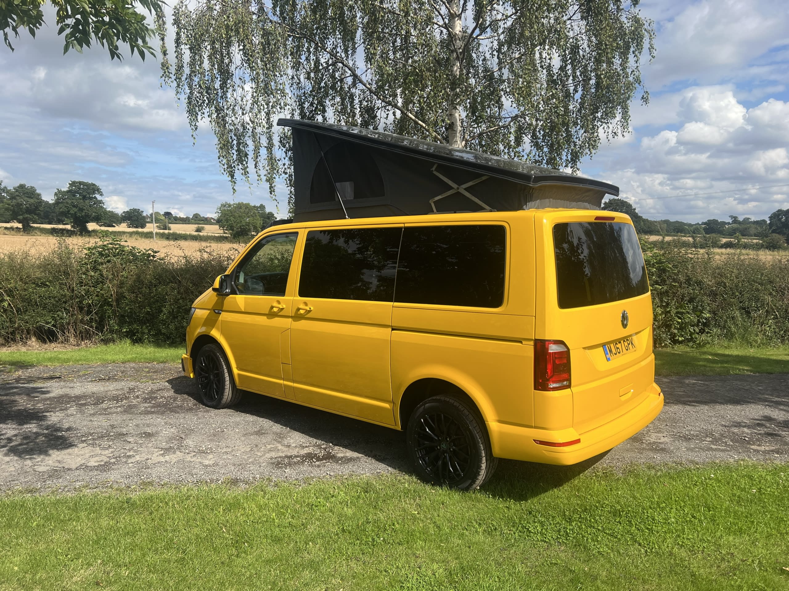 Vw Campervan Yellow Swb Tailgate 6 Speed Ref (gpk)
