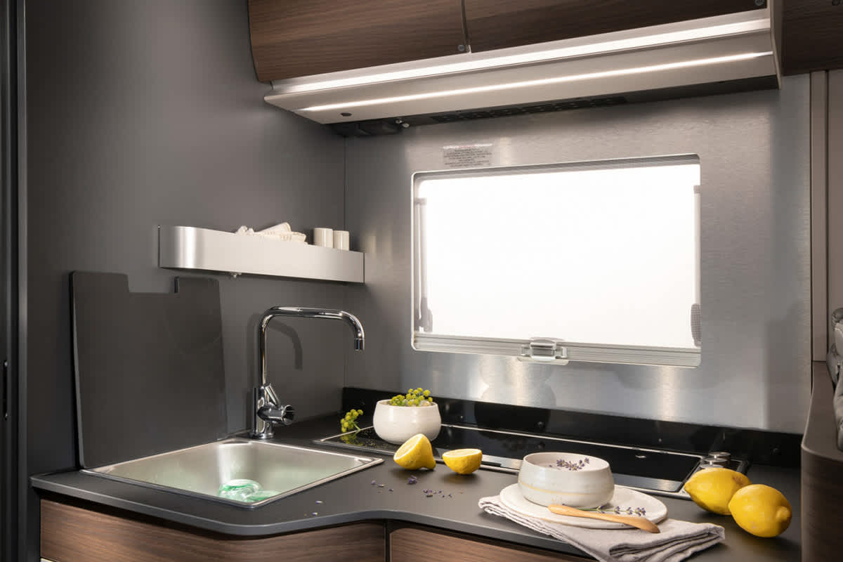 New Adria Matrix Supreme 670 DL 2023 Motorhome