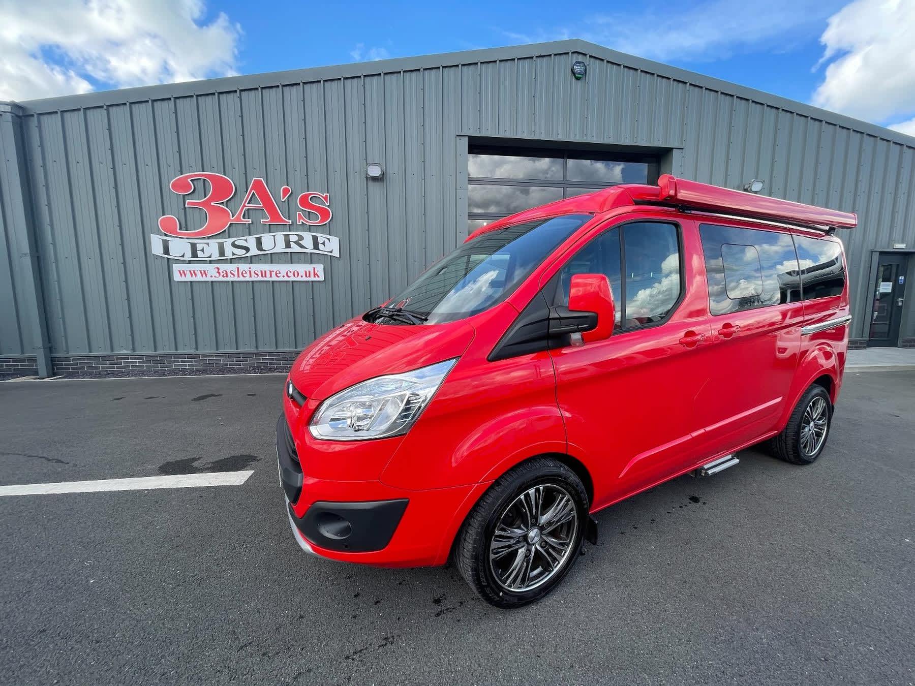2015 ford Transit Custom red