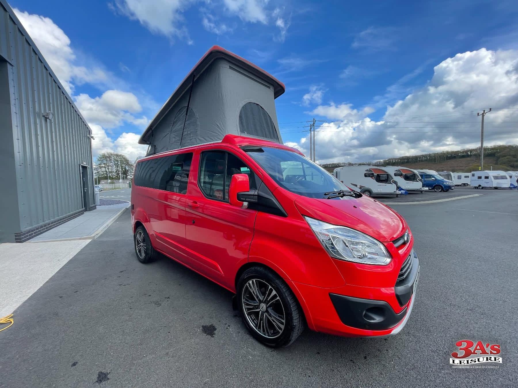 2015 ford Transit Custom red