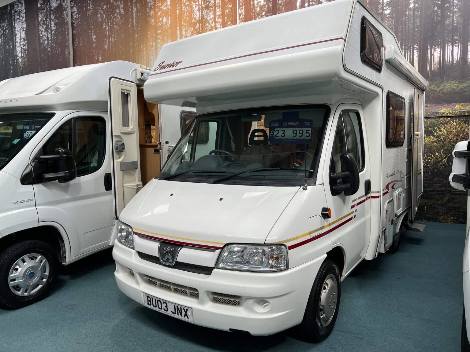 2003 Compass Avantgarde 100 White