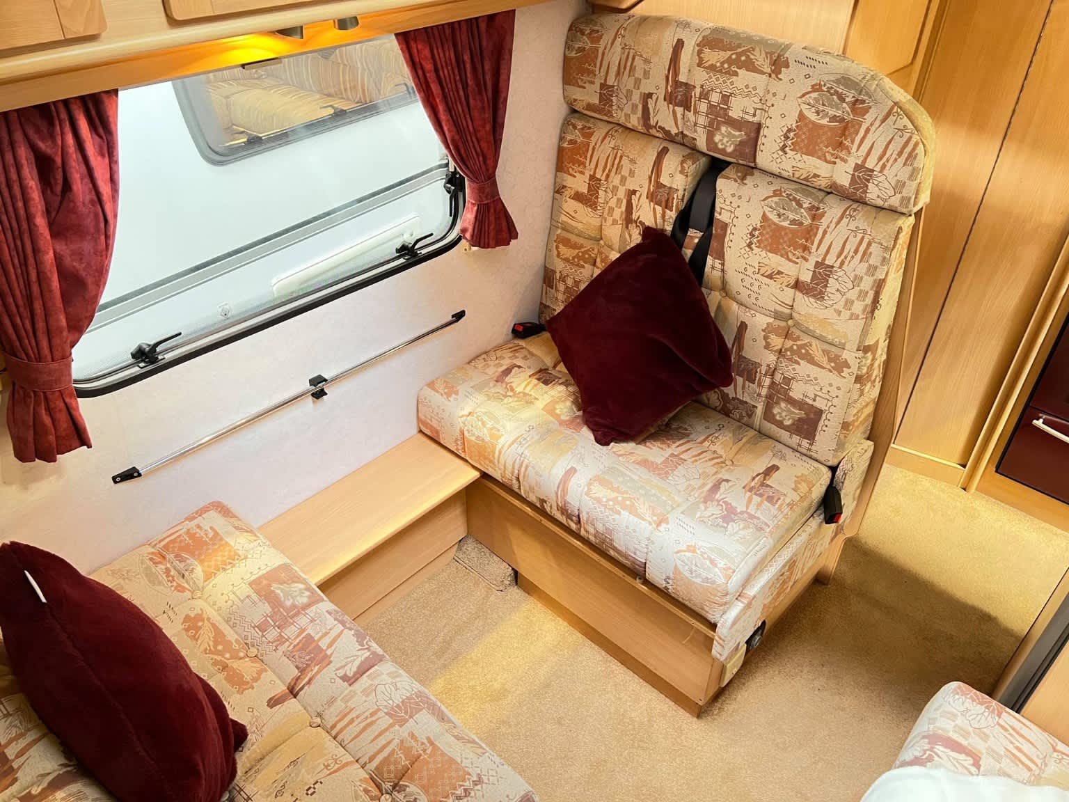 2003 Compass Avantgarde 100 White