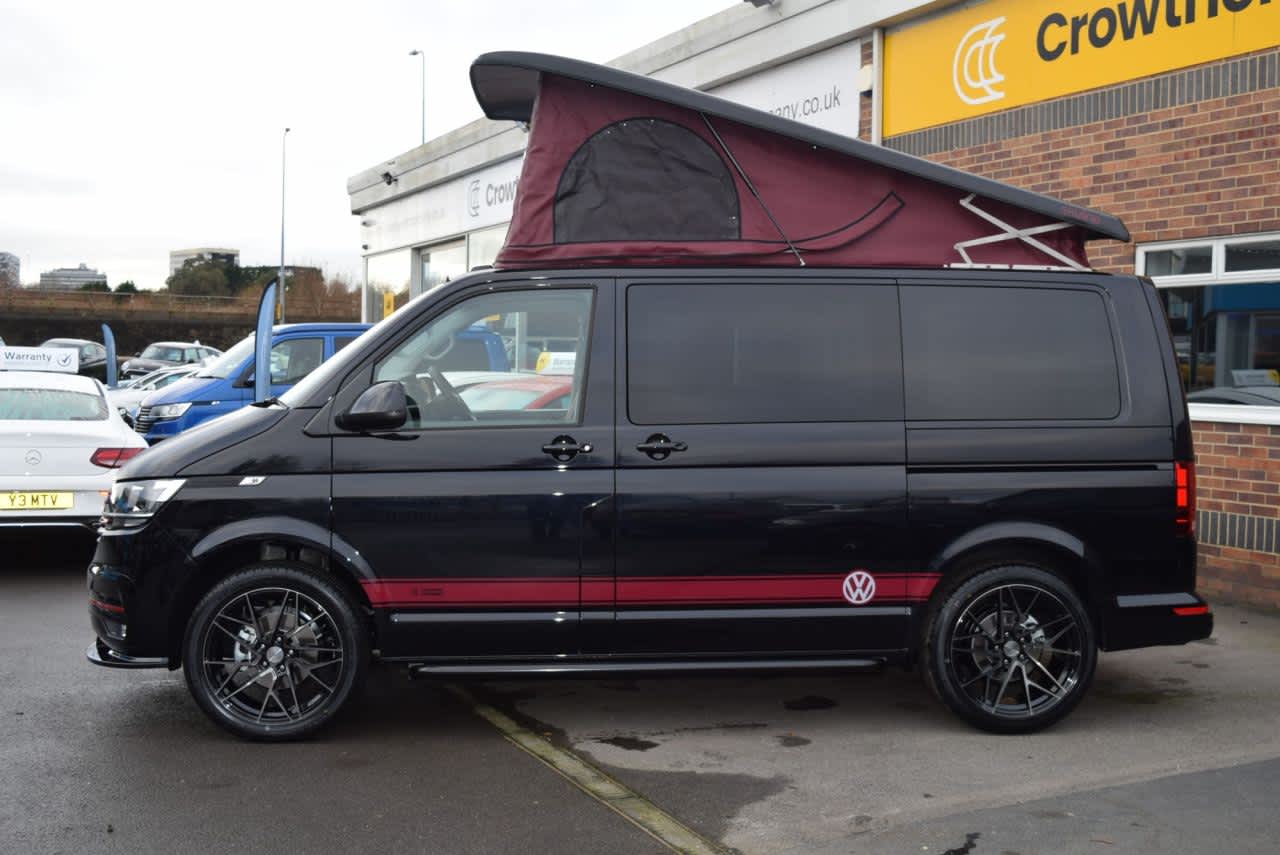 2021 VOLKSWAGEN TRANSPORTER BLACK