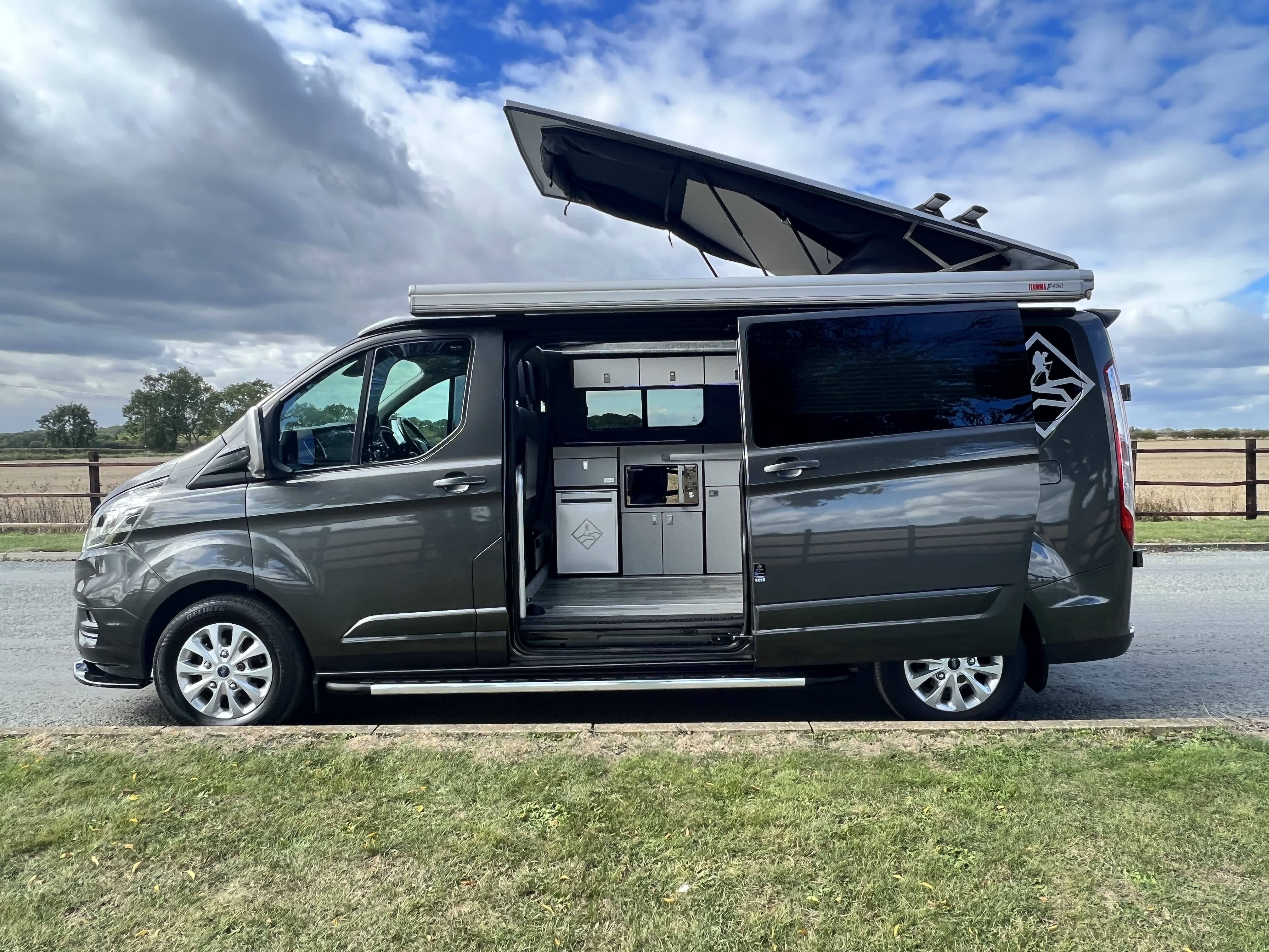 Ford Transit Custom LWB EXPLORER™