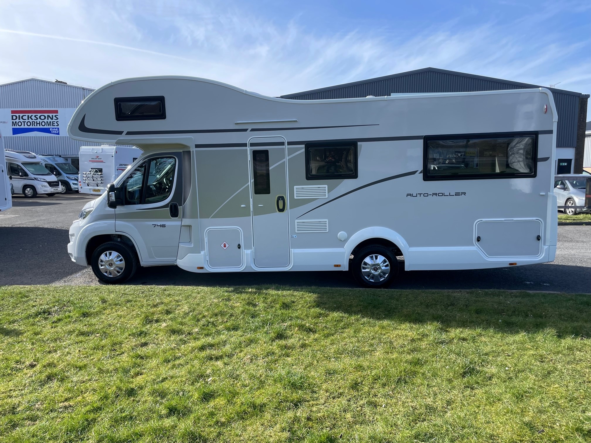 RC Motorhomes RC12M