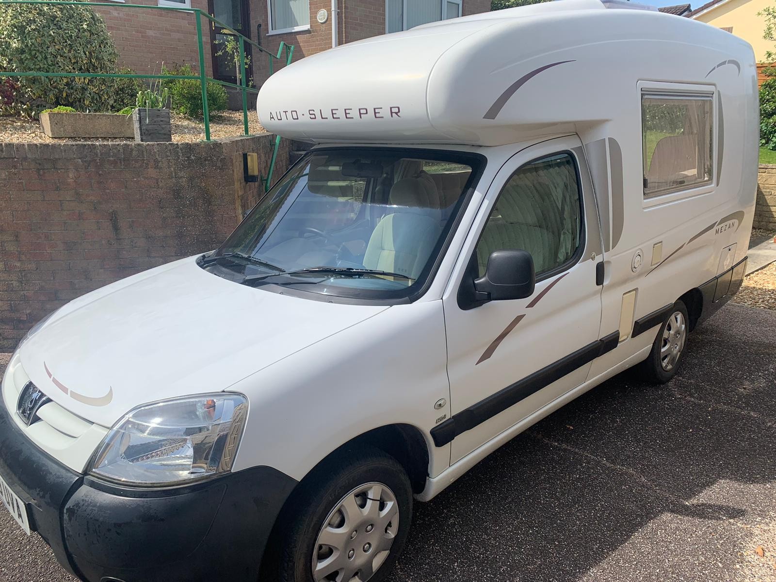 2002 bessacarr E350 white