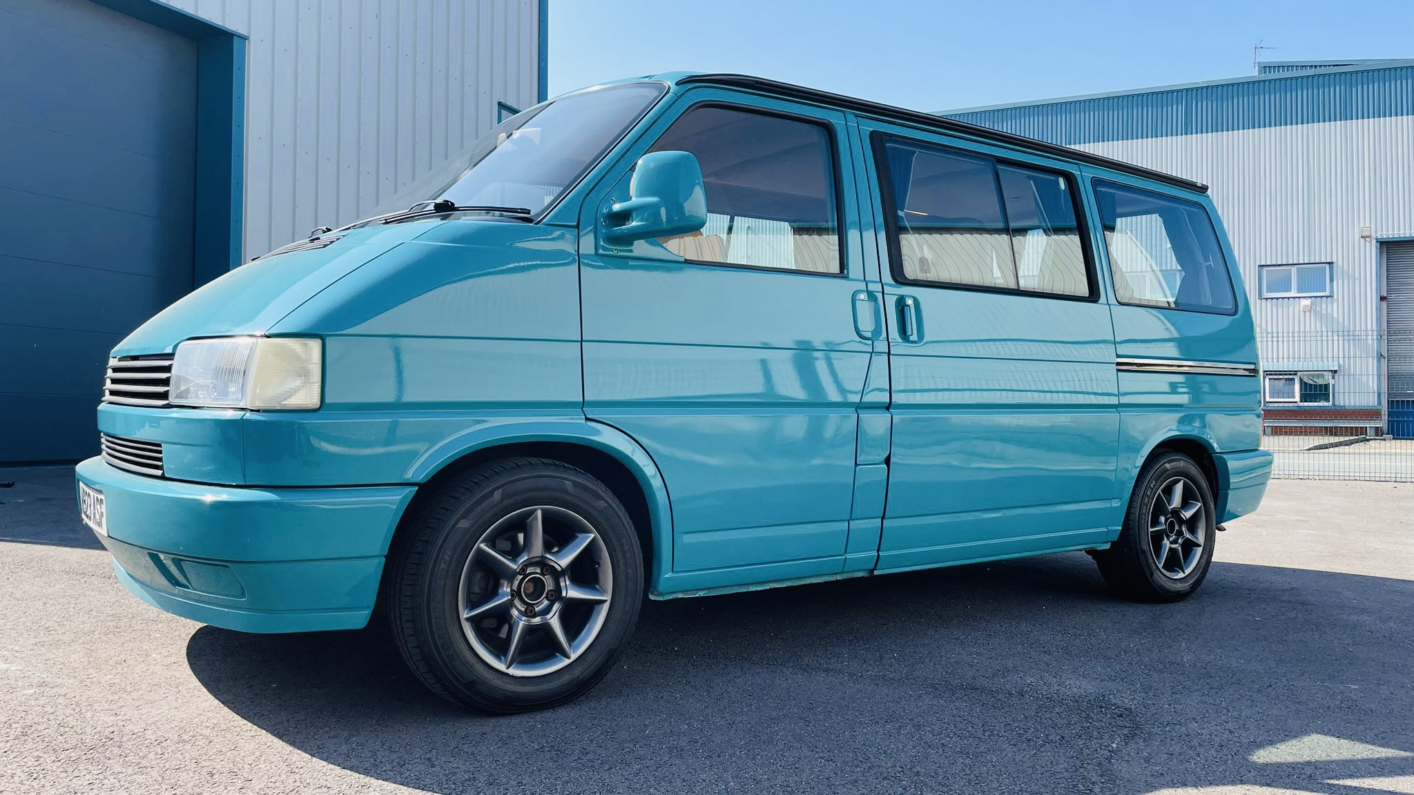 2015 Volkswagen Campervan Blue