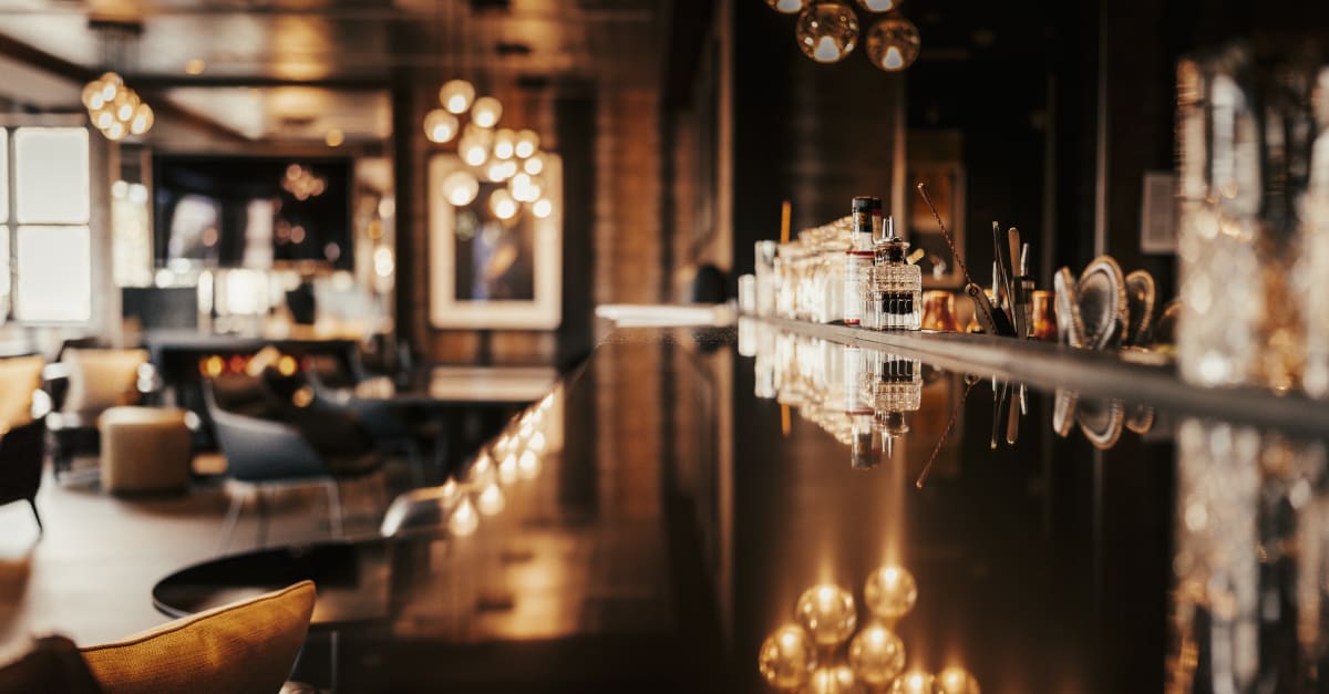 Legends Bar Cologne - Elegant cocktails & international atmosphere at ...