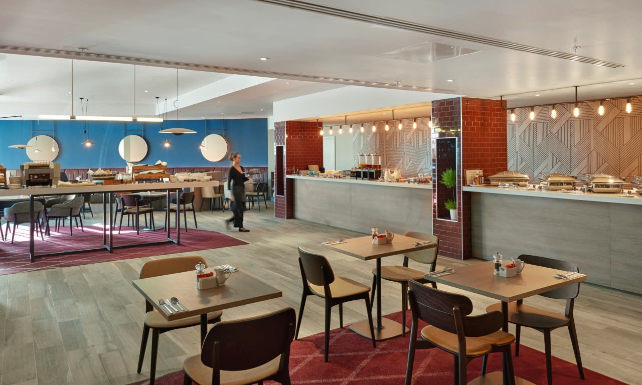 The Gallery & From Coffee to Cocktails at Hyatt Place London Heathrow ...
