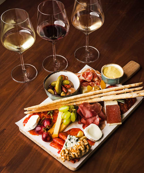 Lexx Bar | Grand Hyatt Abu Dhabi | About