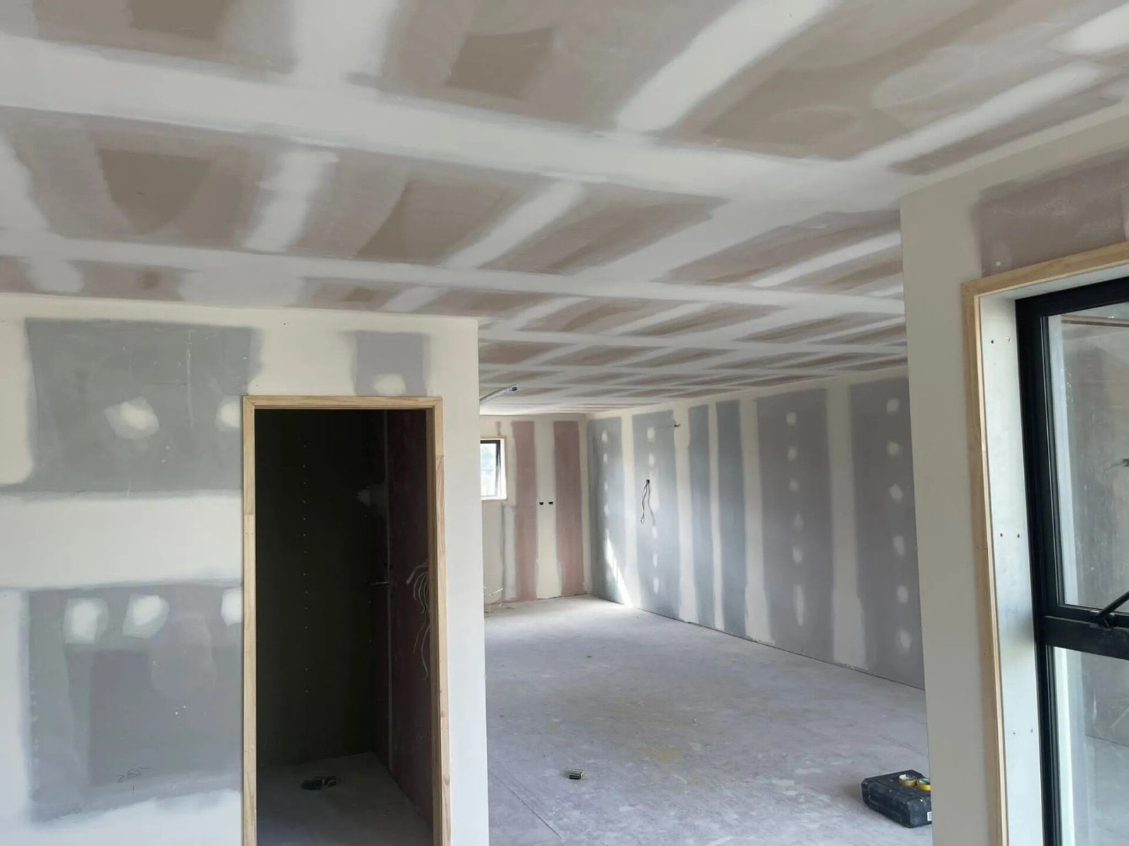 How to Achieve Smooth Plaster Walls with GIB® Stopping and Lining