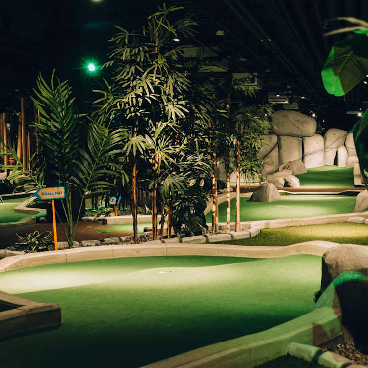 Paradise Adventure Golf | Westfield Täby Centrum