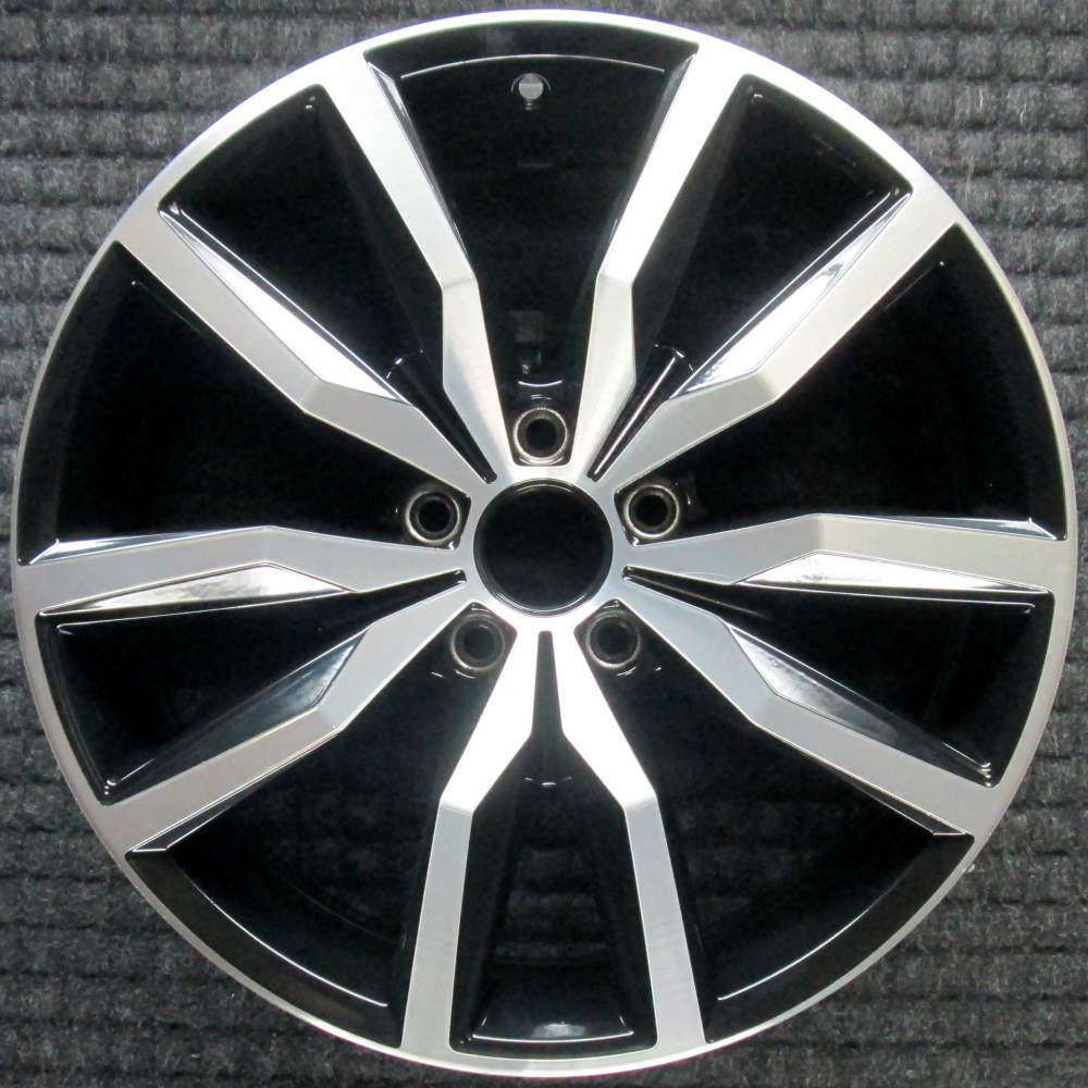 Volkswagen CC 2015-2017 18" OEM Wheel Machined - Wheels America
