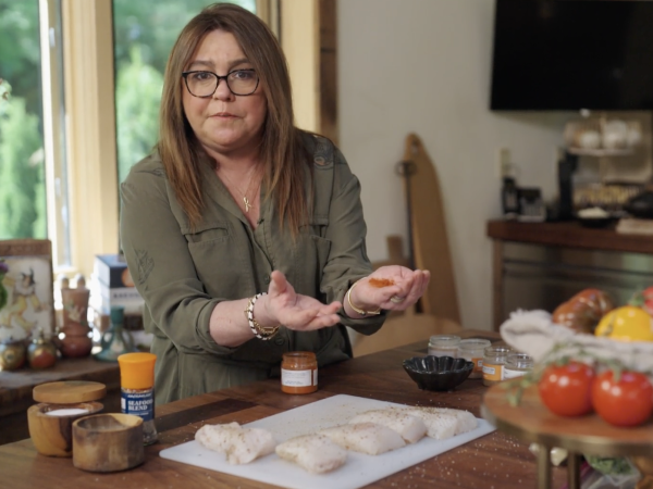 Rachael Ray's Recipe for Cast-Iron Fish Tacos With Taco Seasoning ...