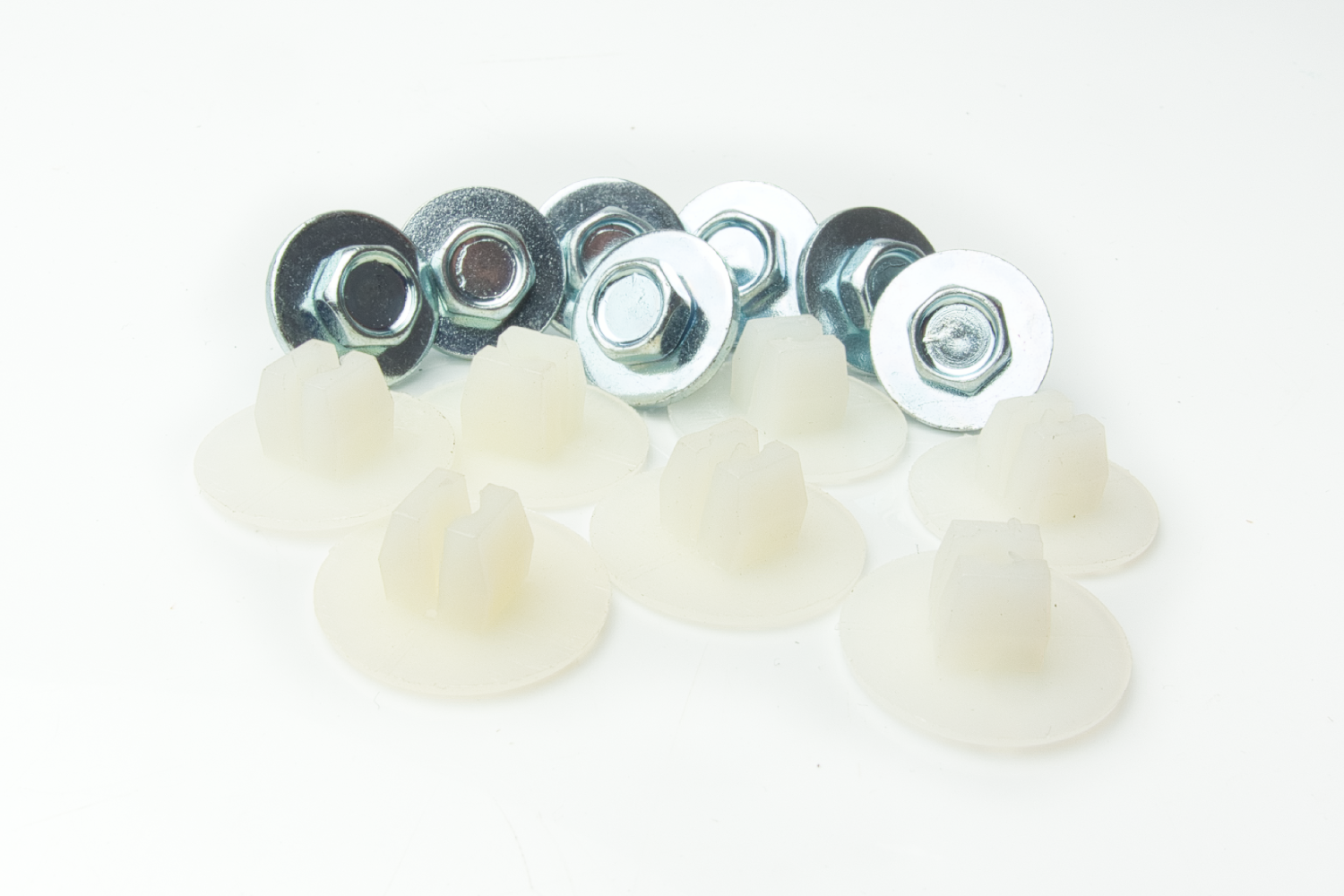 Wins International - Outer Sill Lower Fixing Clips & Screws - Set of 7