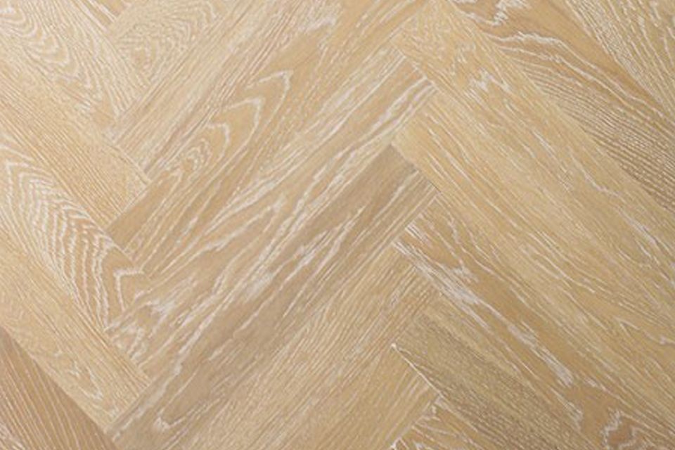 Oak Herringbone Flooring: A Sophisticated Option With Timeless Appeal ...