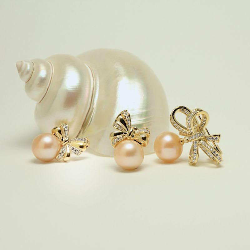 Belle Bow Pearl Brooch | Ninemoo | Wolf & Badger