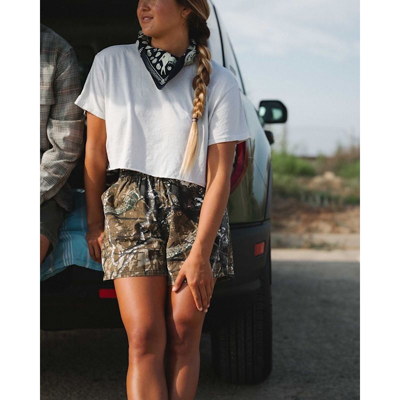 Real Tree Camo Day Short | ARIKO | Wolf & Badger