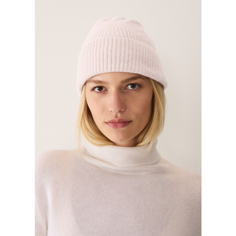 Cashmere Beanie In Sweet Ballet Pink | Loop Cashmere | Wolf & Badger