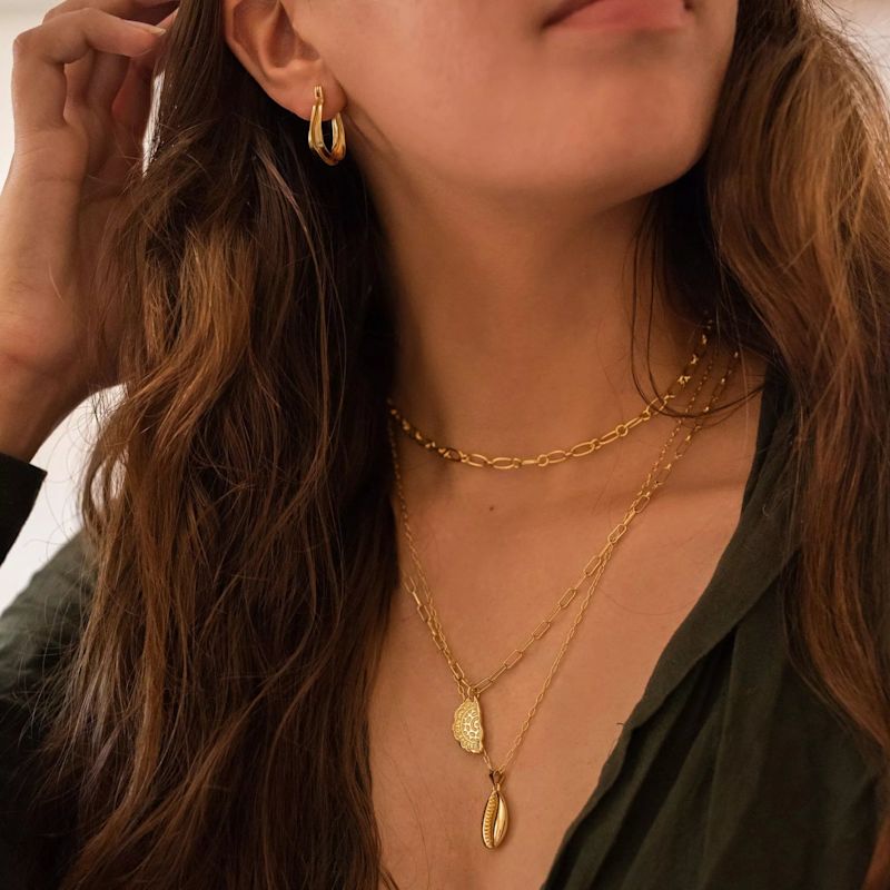 Dainty Gold Cowrie Shell Clam Necklace | Elk & Bloom | Wolf & Badger