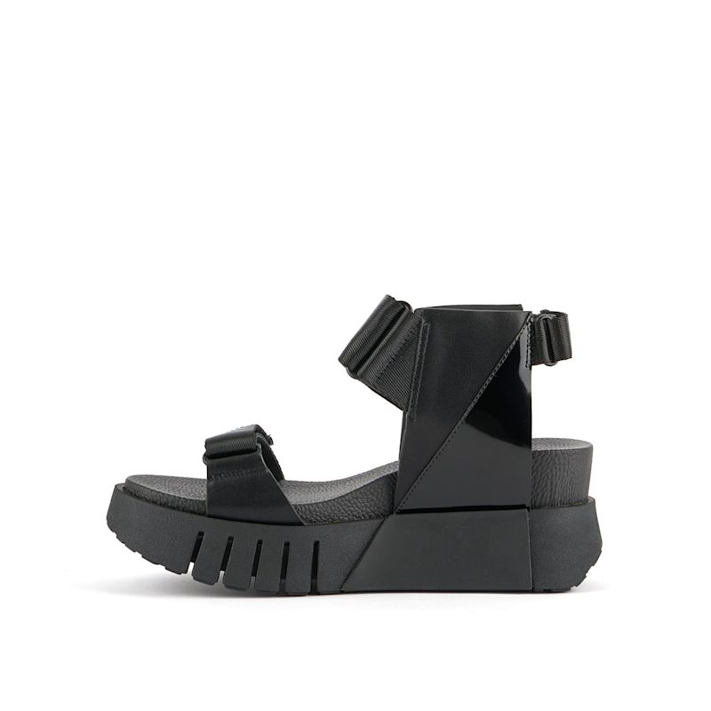 Delta Run Black | United Nude | Wolf & Badger