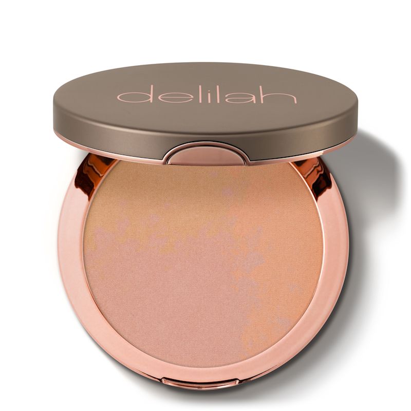 Pure Light Illuminating Powder - Aura | delilah | Wolf & Badger