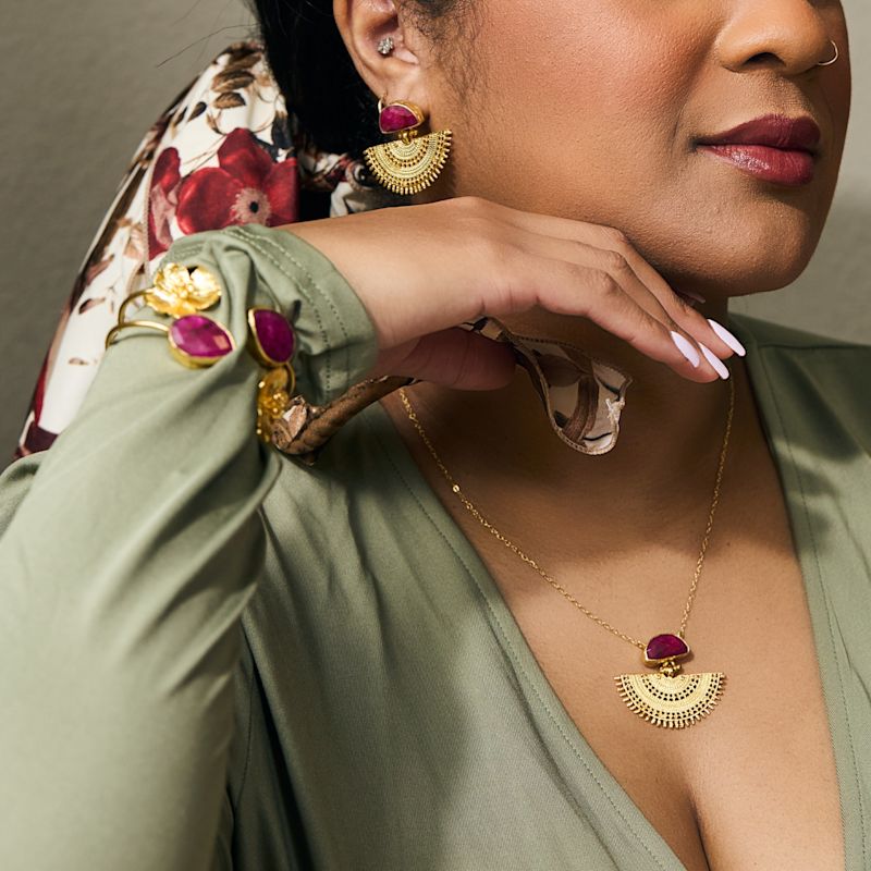 Rani Earrings & Necklace Set | rōz | Wolf & Badger