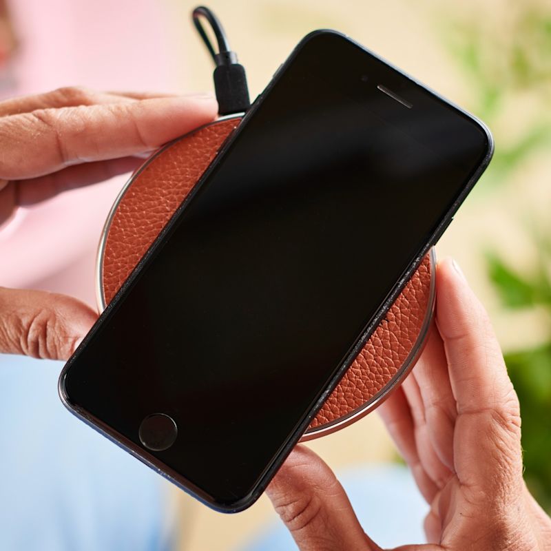 Wireless Phone Charging Pad | VIDA VIDA | Wolf & Badger