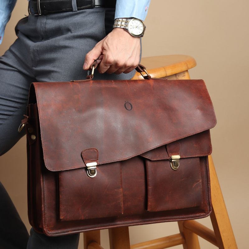 Bryan Messenger Bag- Brown | Dötch Leather | Wolf & Badger