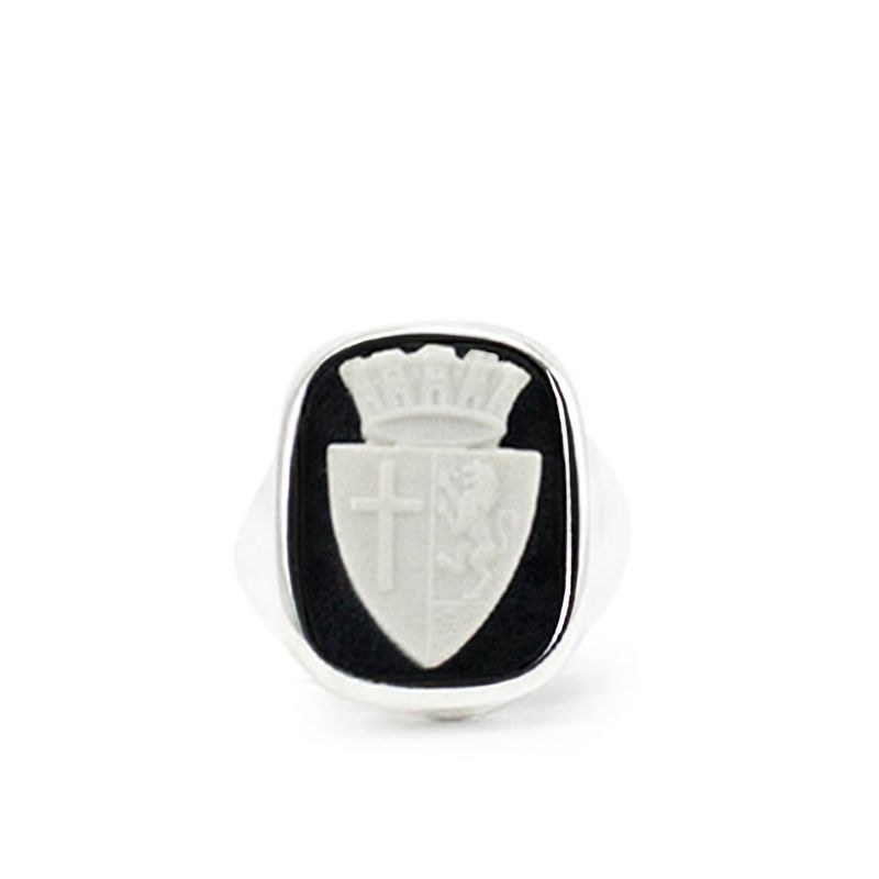 Insignia Cameo Signet Ring | Vintouch Italy | Wolf & Badger