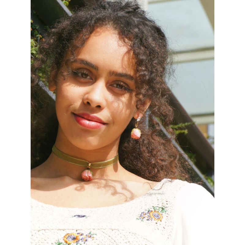 Real Flower Rosa Brillante Rosebud Drop Earrings With Golden Stem ...