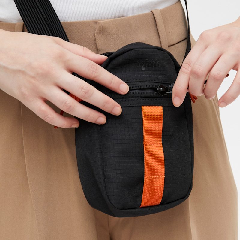 Jan Side Bag Vandra Black | Lefrik | Wolf & Badger