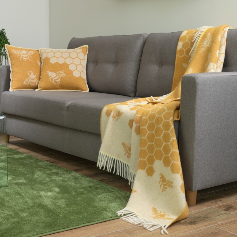 Bee Throw | J.J.Textile | Wolf & Badger