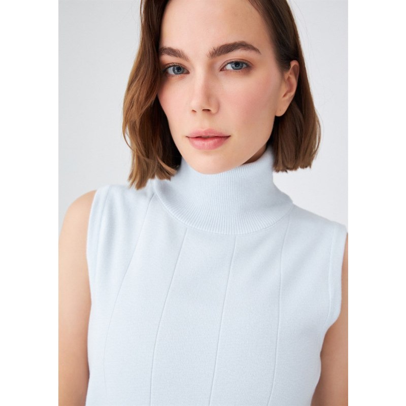 Slim Fit Sleeveless Turtle-Neck Blouse - Light Blue | Peraluna | Wolf ...