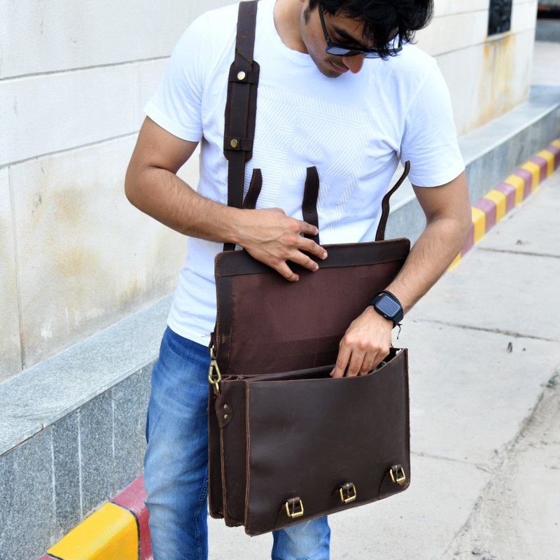 Lakshan Laptop Messenger Work Bag | Dötch Leather | Wolf & Badger