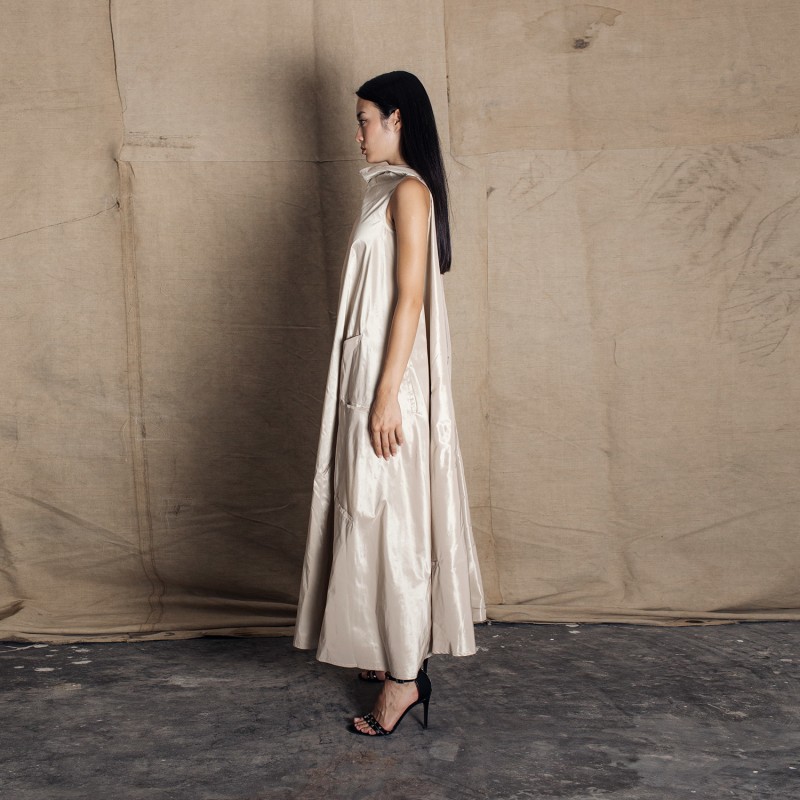 Many Pockets Dress In Ivory Taffeta | Bianca Popp | Wolf & Badger