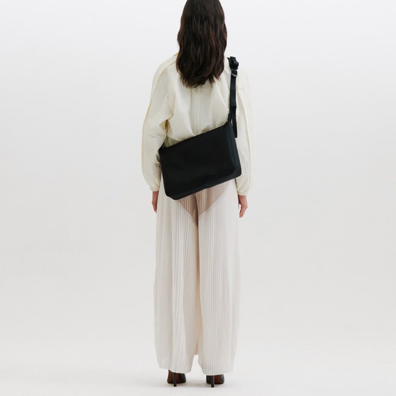 Round Stitch Crossbody Bag L - Black Edition | HAH ARCHIVE | Wolf & Badger