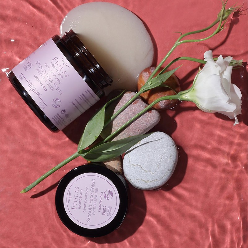 Smooth Face Polish Face Peeling Gel | FIOLAS | Wolf & Badger
