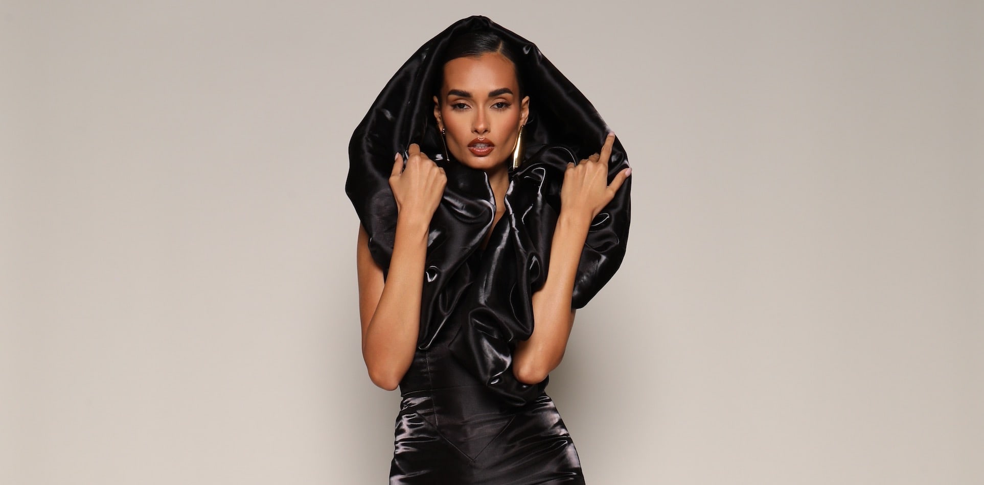 Vienna Statement Bow Gown With Sash- Merlot | Moda Glam | Wolf & Badger