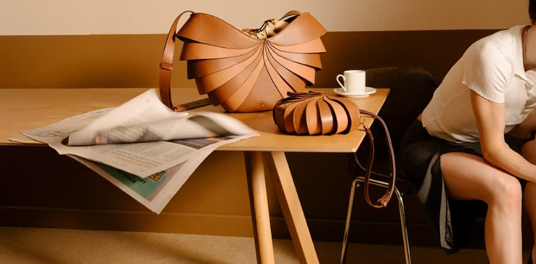 Noa Bucket Bag - Tan | Otrera | Wolf & Badger