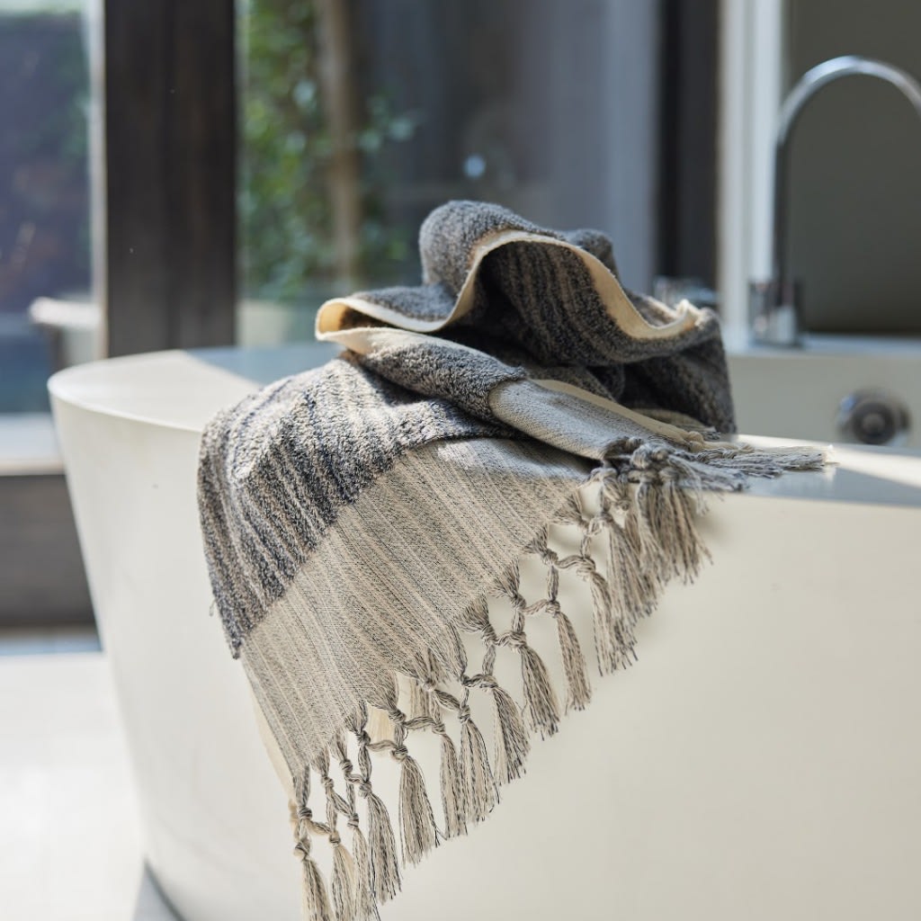 Vida Vintage Tan Leather Camera Bag | VIDA VIDA | Wolf & Badger