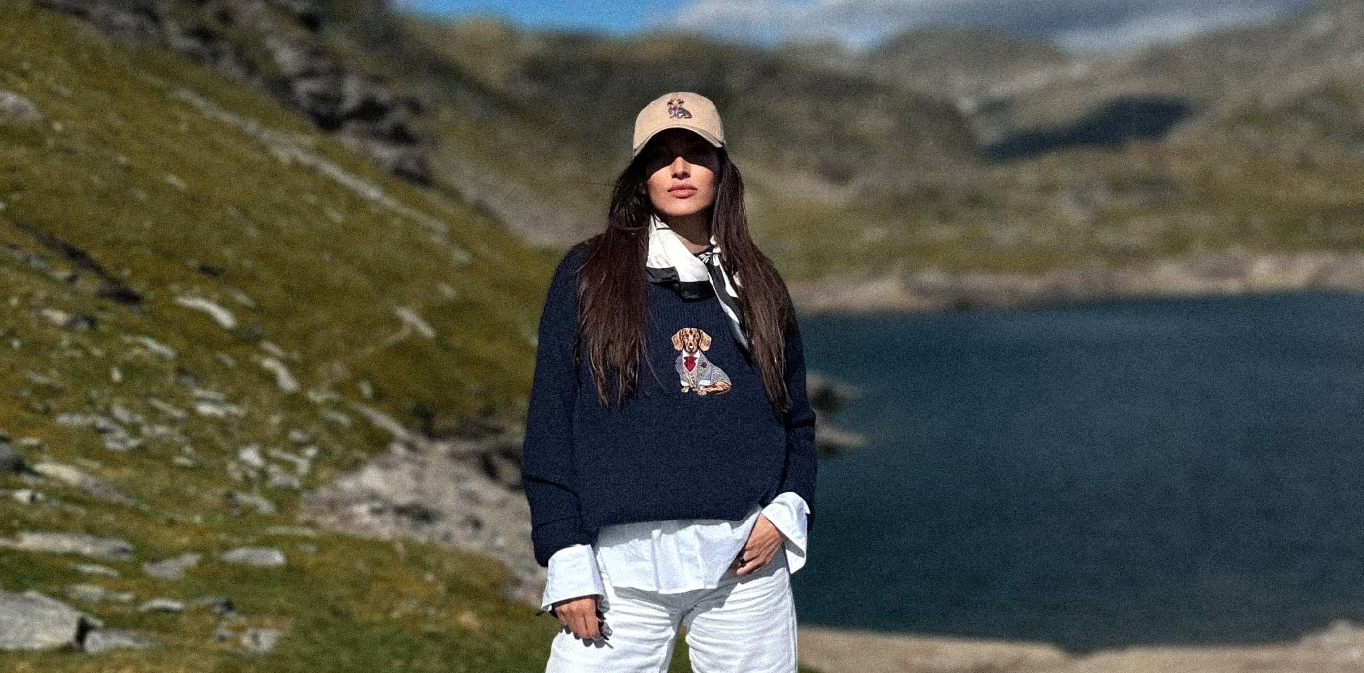 Longhair Cat Embroidered Cotton Knit Sweater - Navy | AMATI Collection ...