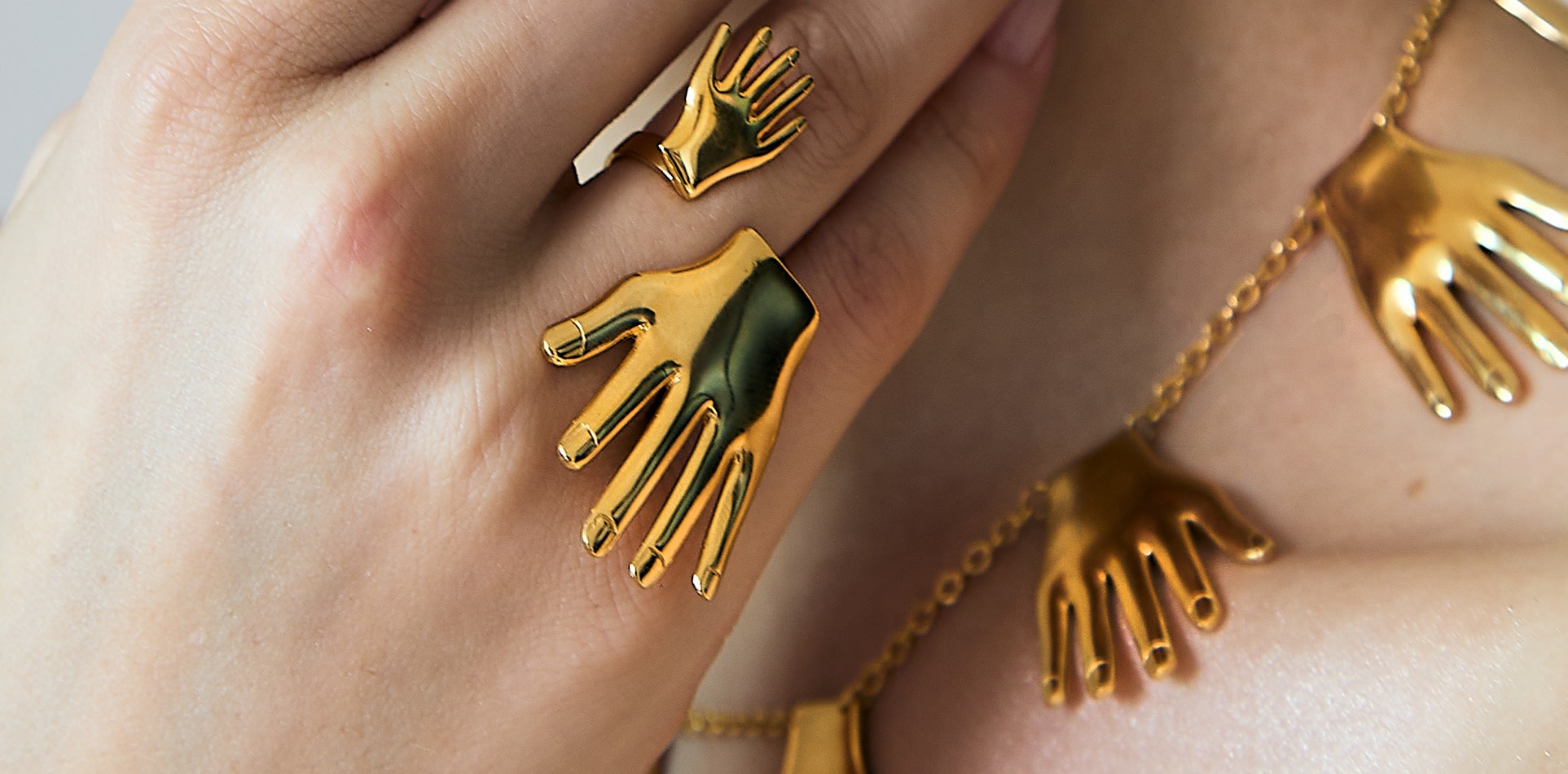 Necklace Big Crab Claws & Pearl | Sophie Simone Designs | Wolf & Badger