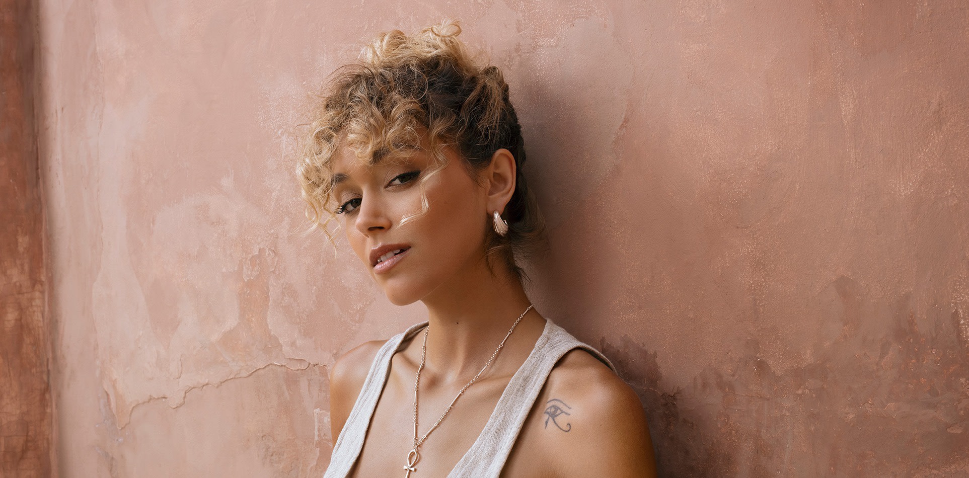 Zap Diamond Ring | Zoe and Morgan | Wolf & Badger