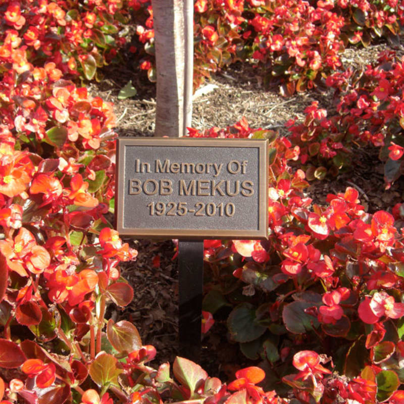 Custom Dedication Plaques - Durable Metal Plaques | Woodland Manufacturing