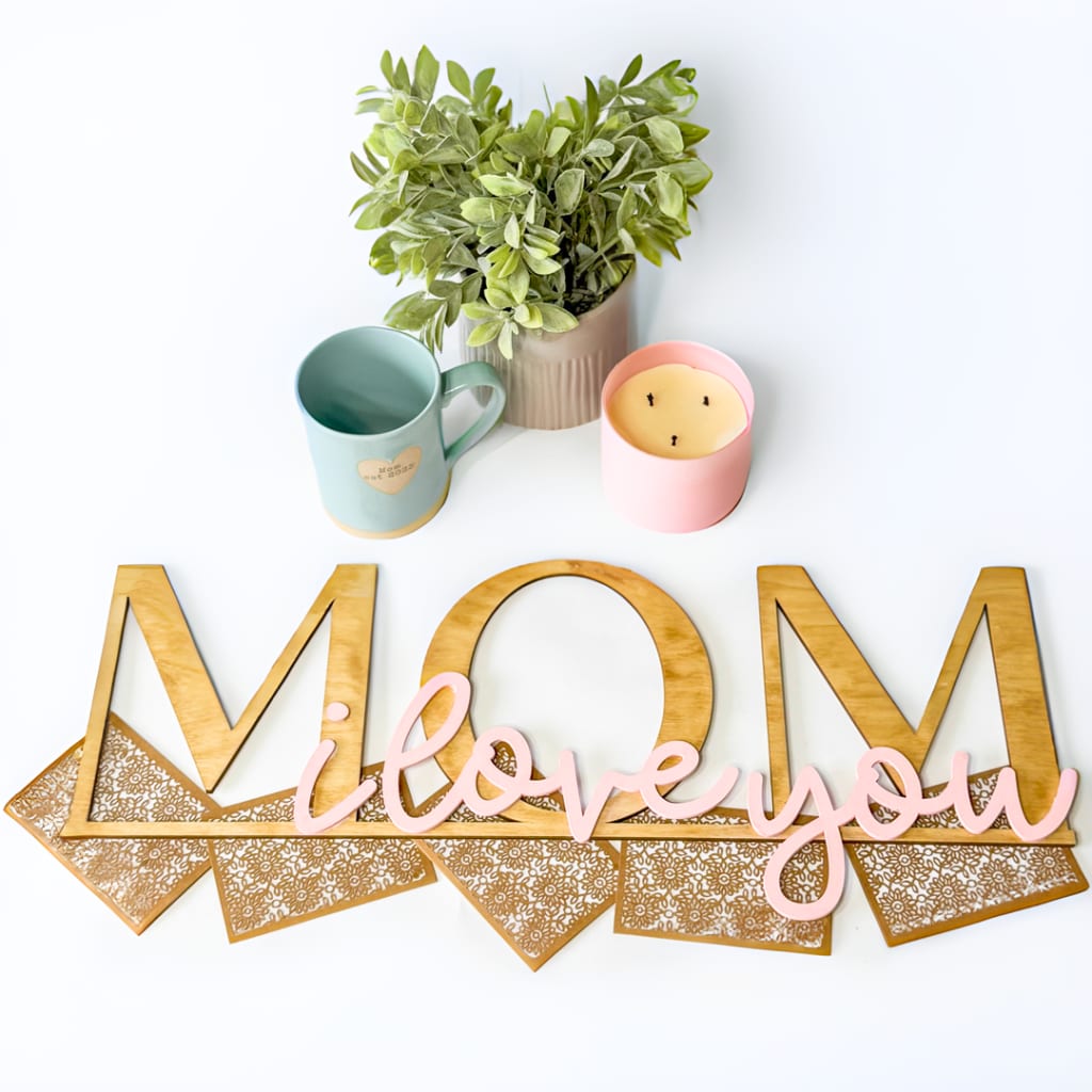 Modern Mom Sign