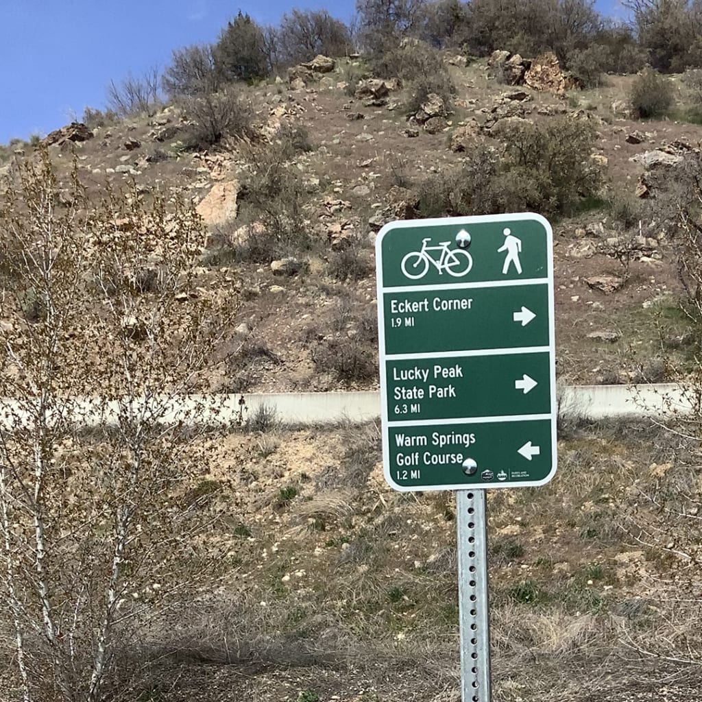 Custom Reflective Metal Signs | Woodland Mfg