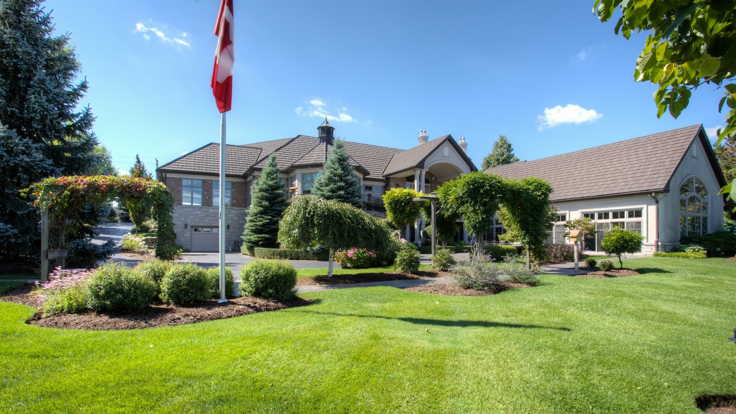 DeVries Landscaping and Maintenance Inc. | Grimsby & Stoney Creek