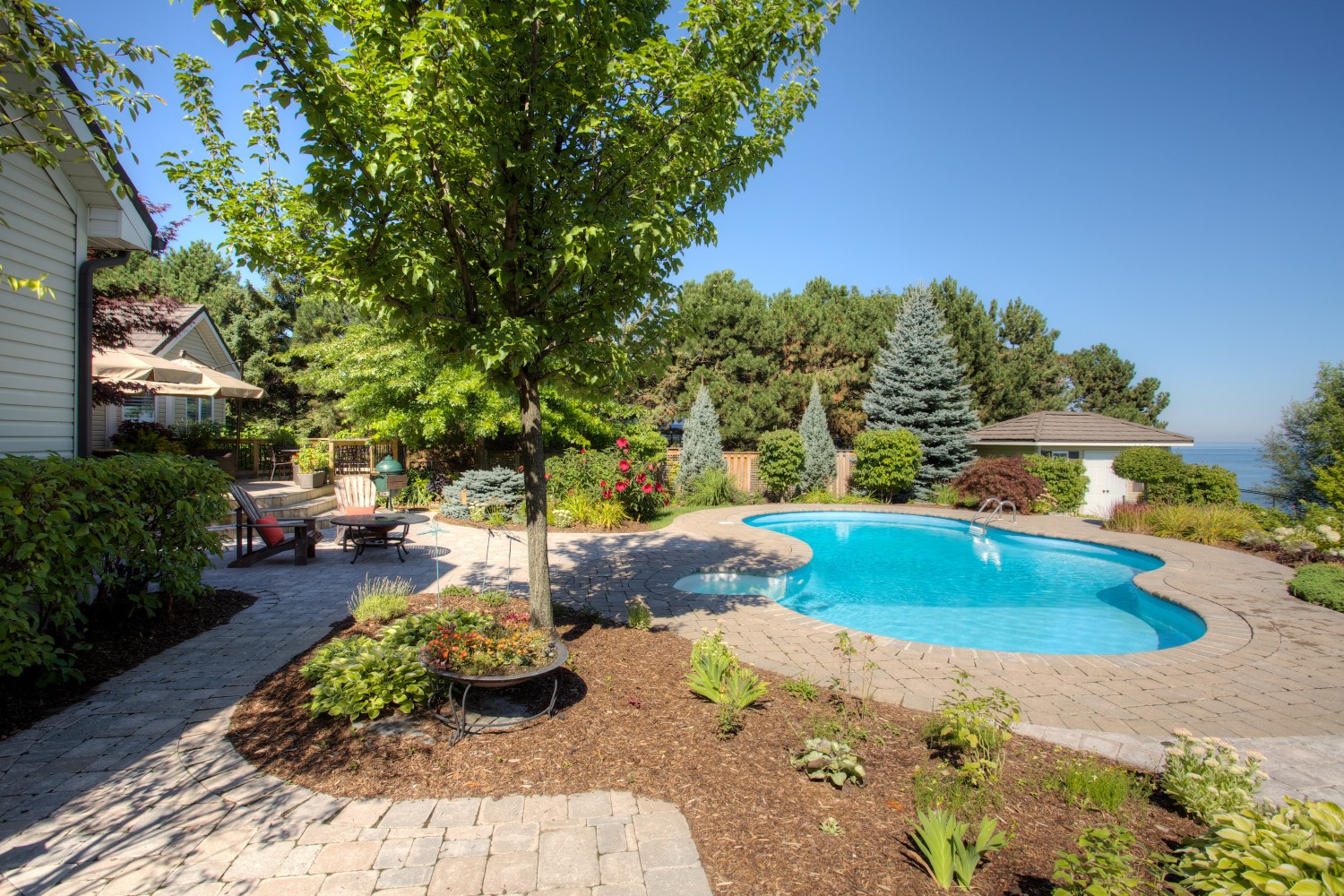 DeVries Landscaping and Maintenance Inc. | Grimsby & Stoney Creek