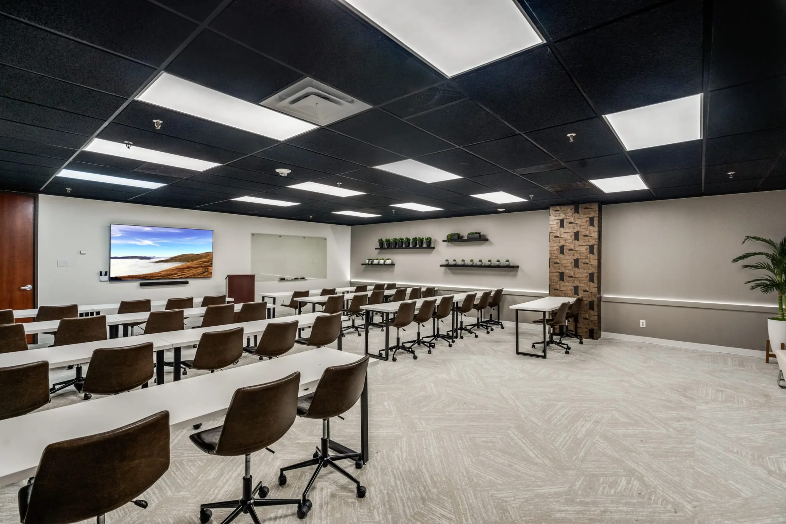 Meeting Rooms | On-Demand Conference & Collaboration Space - Lucid ...